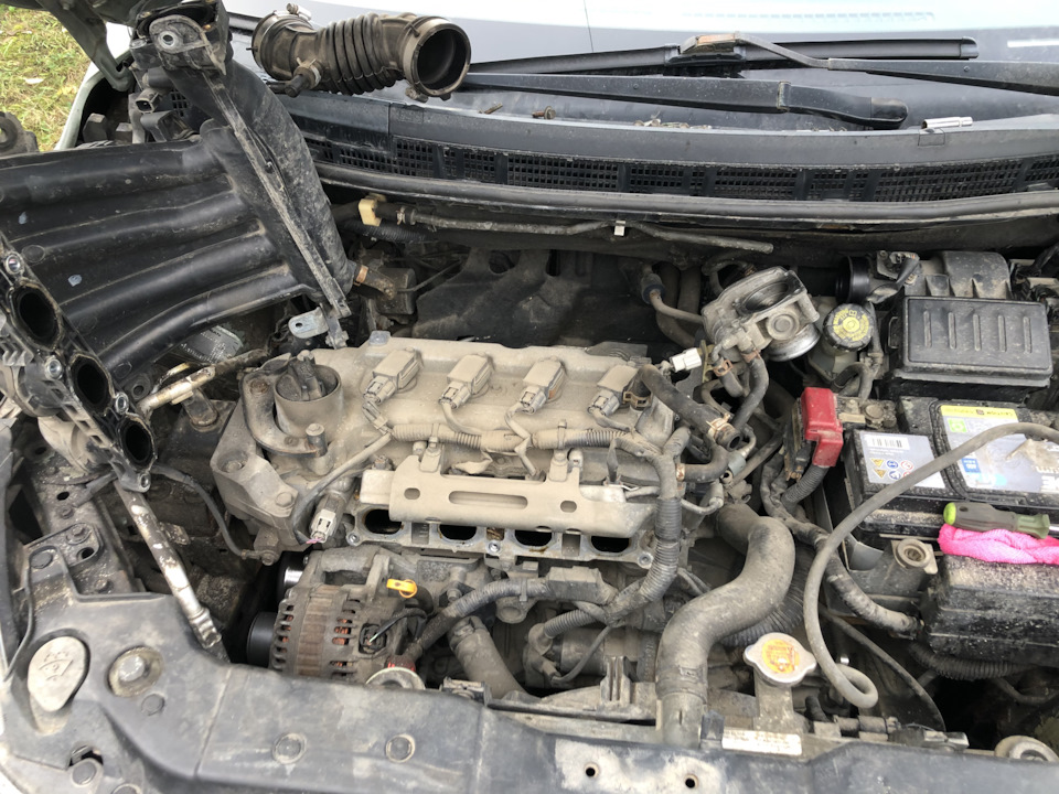 Свечи, топливный фильтр, фильтр салона — Nissan Tiida (1G), 1,6 л, 2008 ...