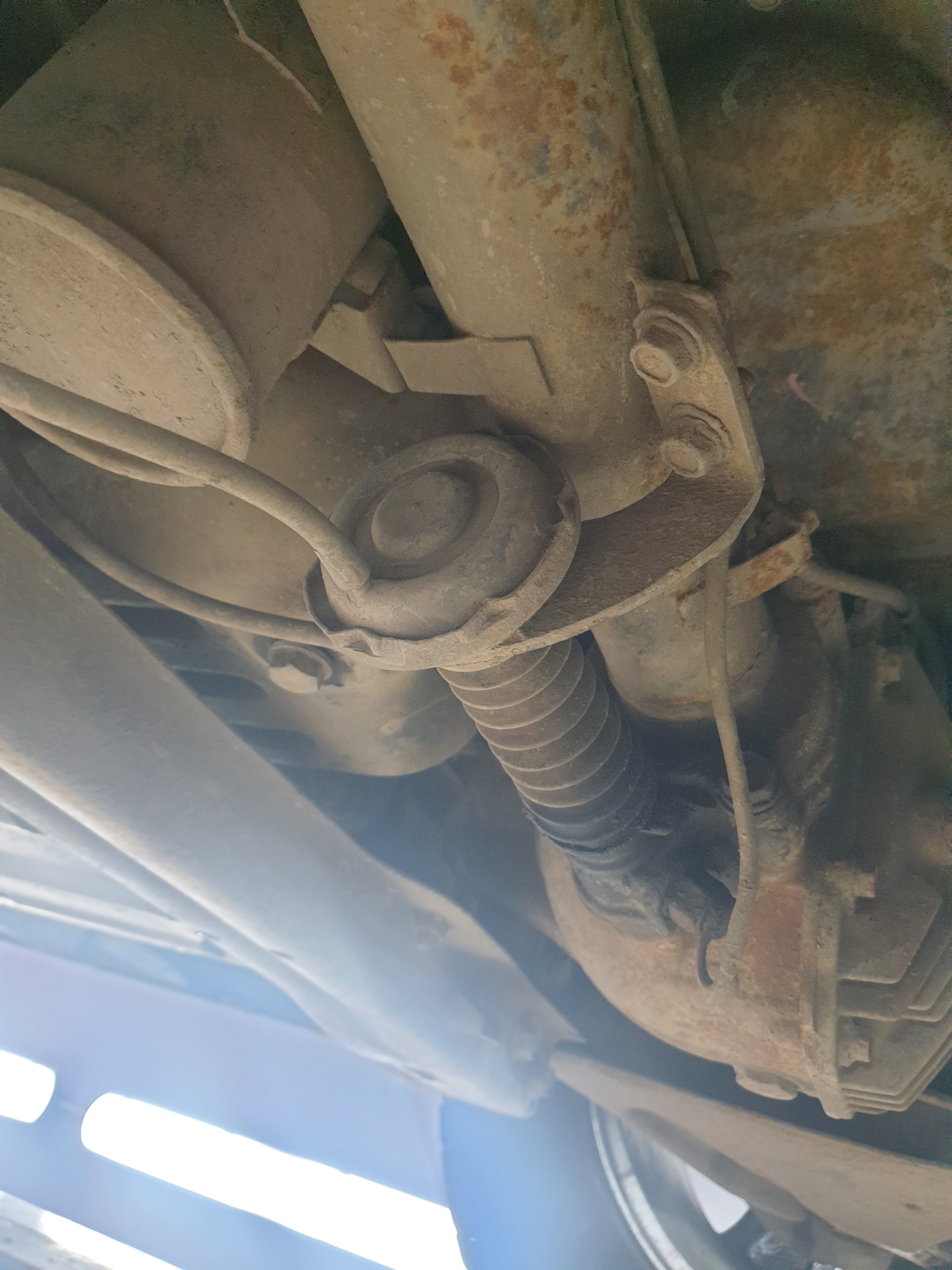 Замена жидкостей в коробке, раздатке, мостах. — Mitsubishi Pajero (4G ...