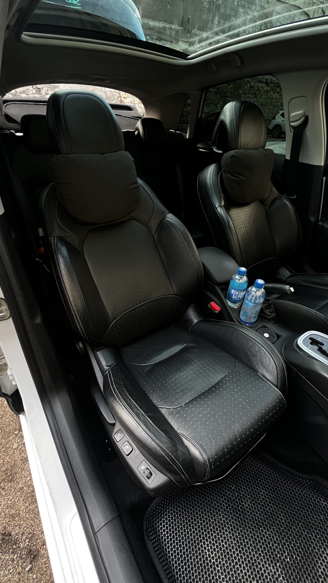 Подушки в машину под шею на C4 B7 — Citroen C4 (2G), 1,6 л, 2011 года ...