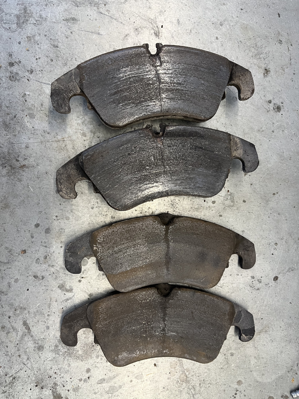 Замена масла и передних колодок — Audi A4 Allroad (B8), 2 л, 2011 года ...