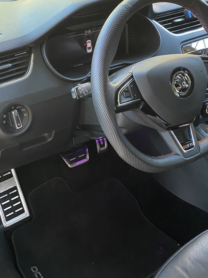 Накладки на педали спорт хром на Skoda Kodiaq (1G), Skoda Karoq, Skoda ...