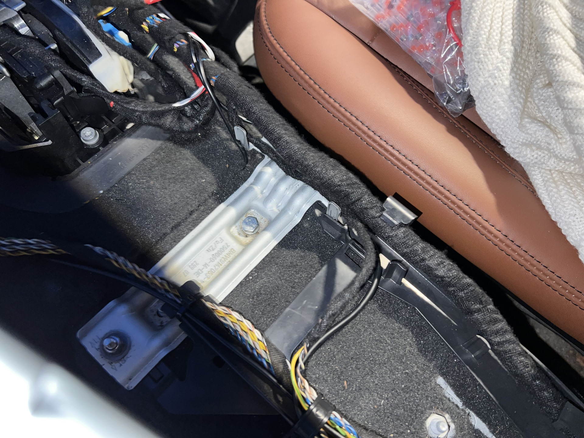 128] Добавляем штатный Type-C в Е серию — BMW 1 series (E81/E87), 3 л ...