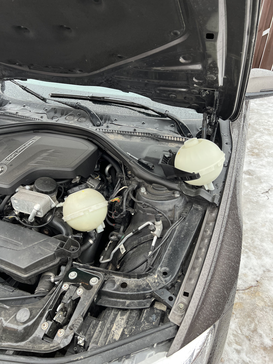 Замена расширительного бачка ОЖ — BMW 3 series (F30), 2 л, 2012 года ...