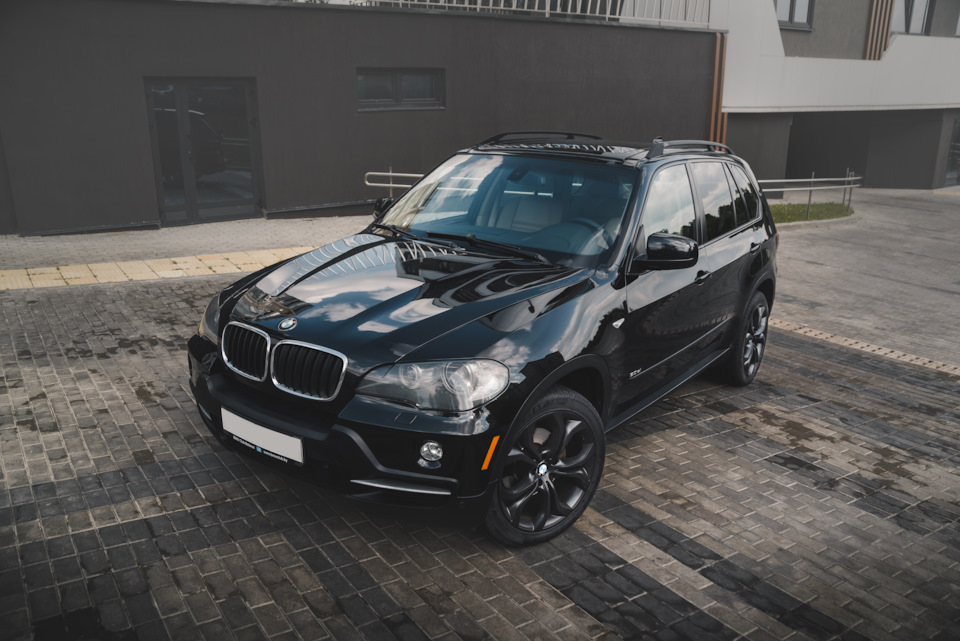 Летние диски в черном цвете. Пора сделать яркие суппорта — BMW X5 (E70), 3 л, 2007 года ...