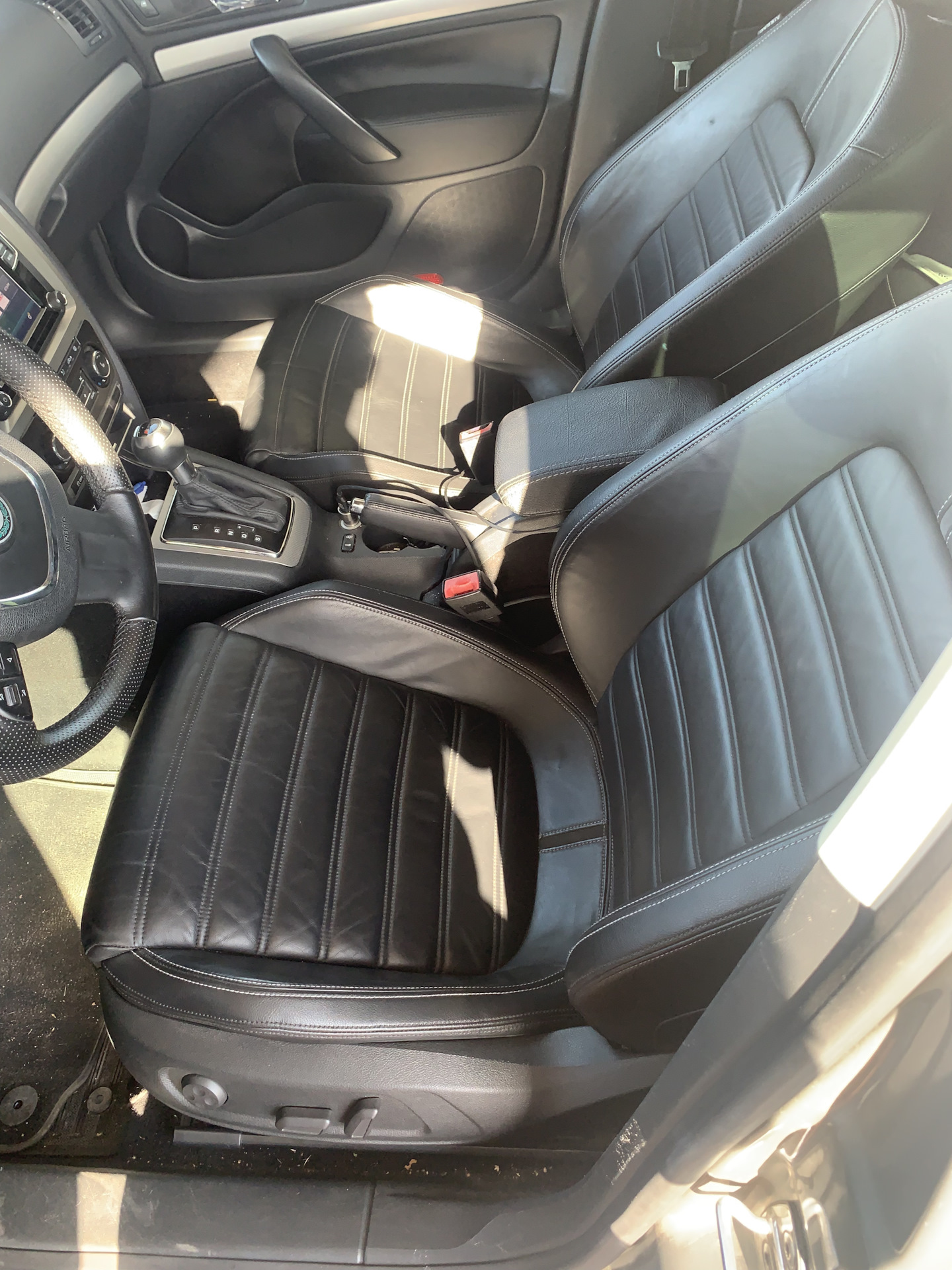 Установка передних сидений от Passat CC — Skoda Octavia A5 Mk2, 1,8 л ...