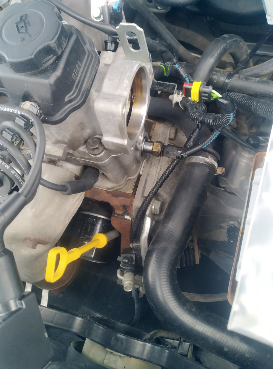 Замена кольца кронштейна катушки зажигания — ЗАЗ Chance, 1,5 л, 2011 ...