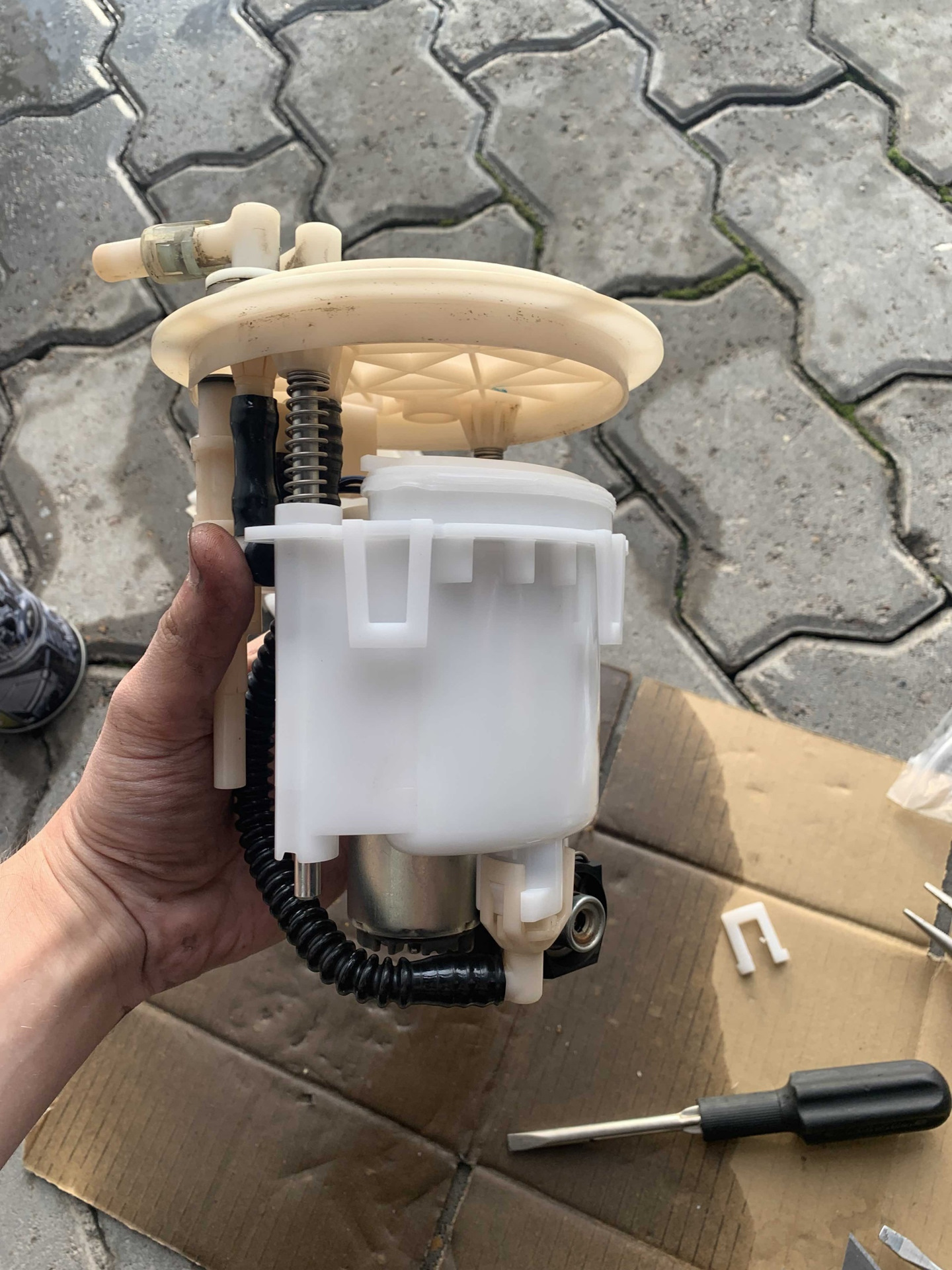 Замена топливного фильтра — Subaru Legacy (BL/BP), 3 л, 2007 года ...