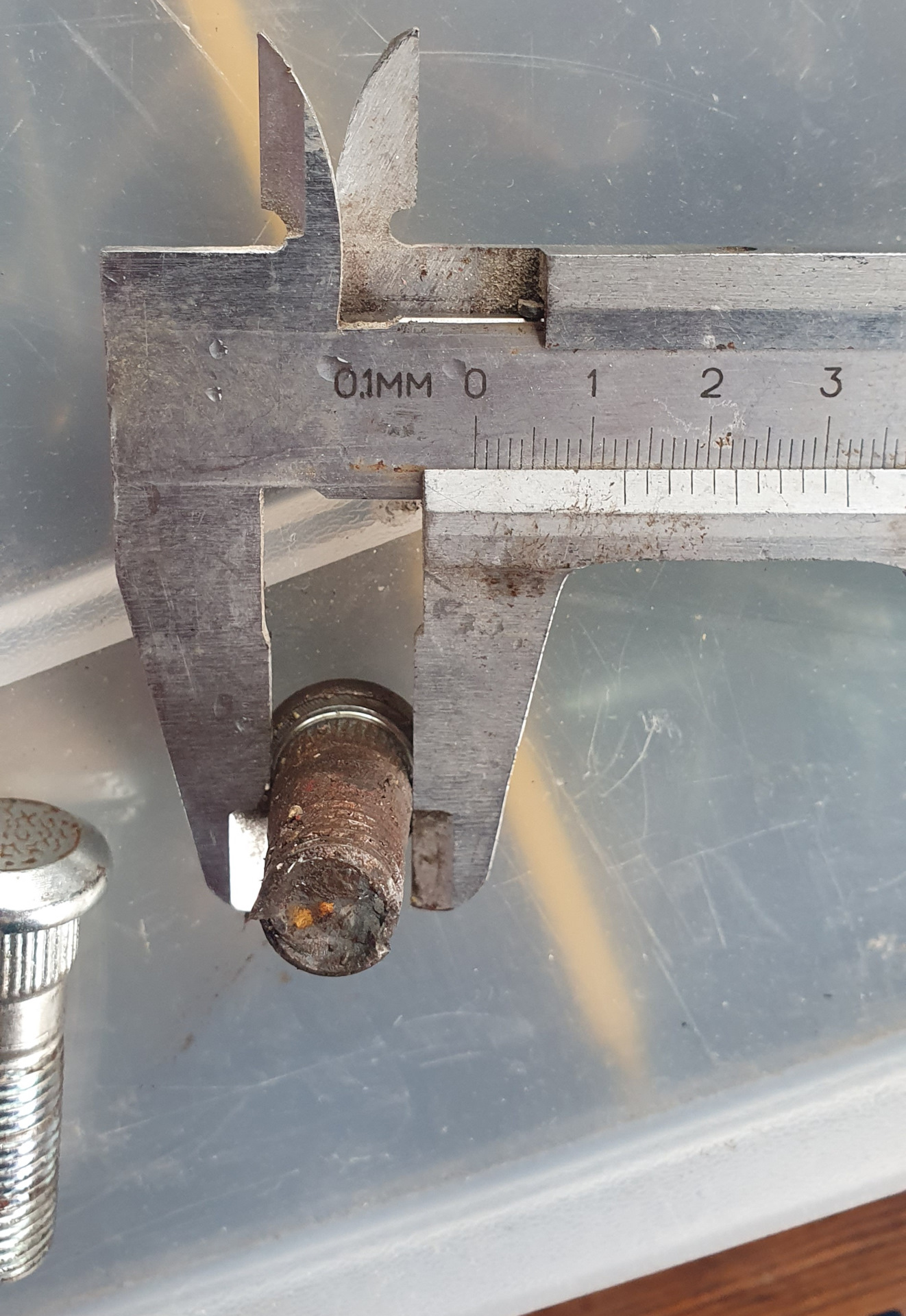 Замена шпильки заднего колеса Chevrolet Lacetti — Chevrolet Lacetti ...