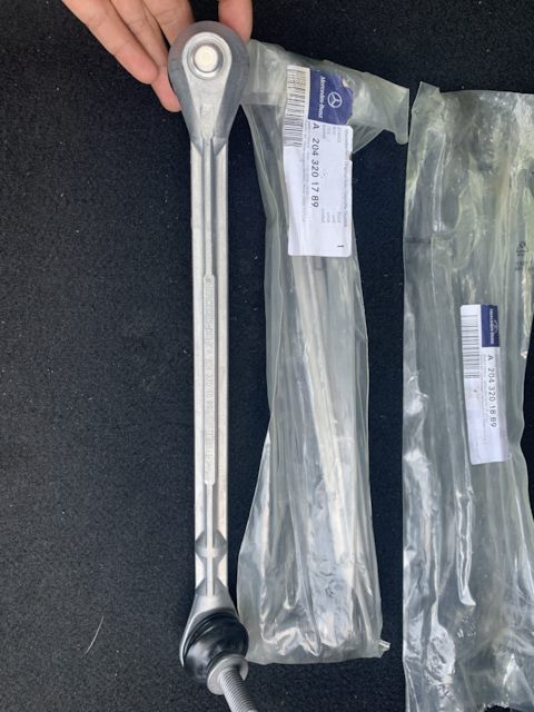 A2043201889 Стойка стабилизатора правая Mercedes | Запчасти на DRIVE2