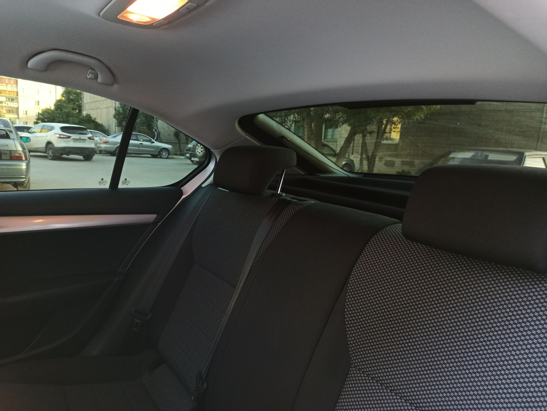 Тонировка задней полусферы — Skoda Octavia A7 Mk3, 1,4 л, 2013 года ...