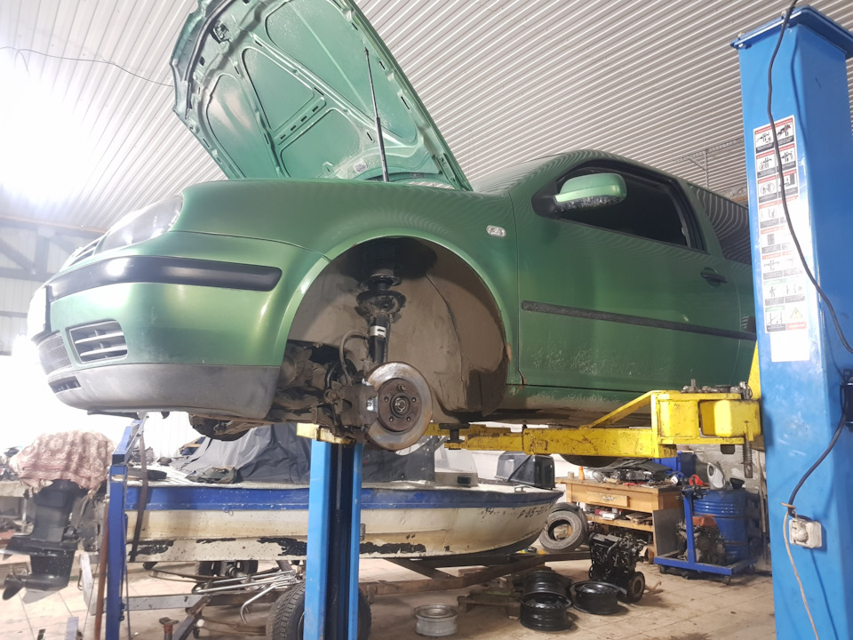 Замена тормозных колодок и пыльники ШРУС — Volkswagen Golf Mk4, 1,6 л ...