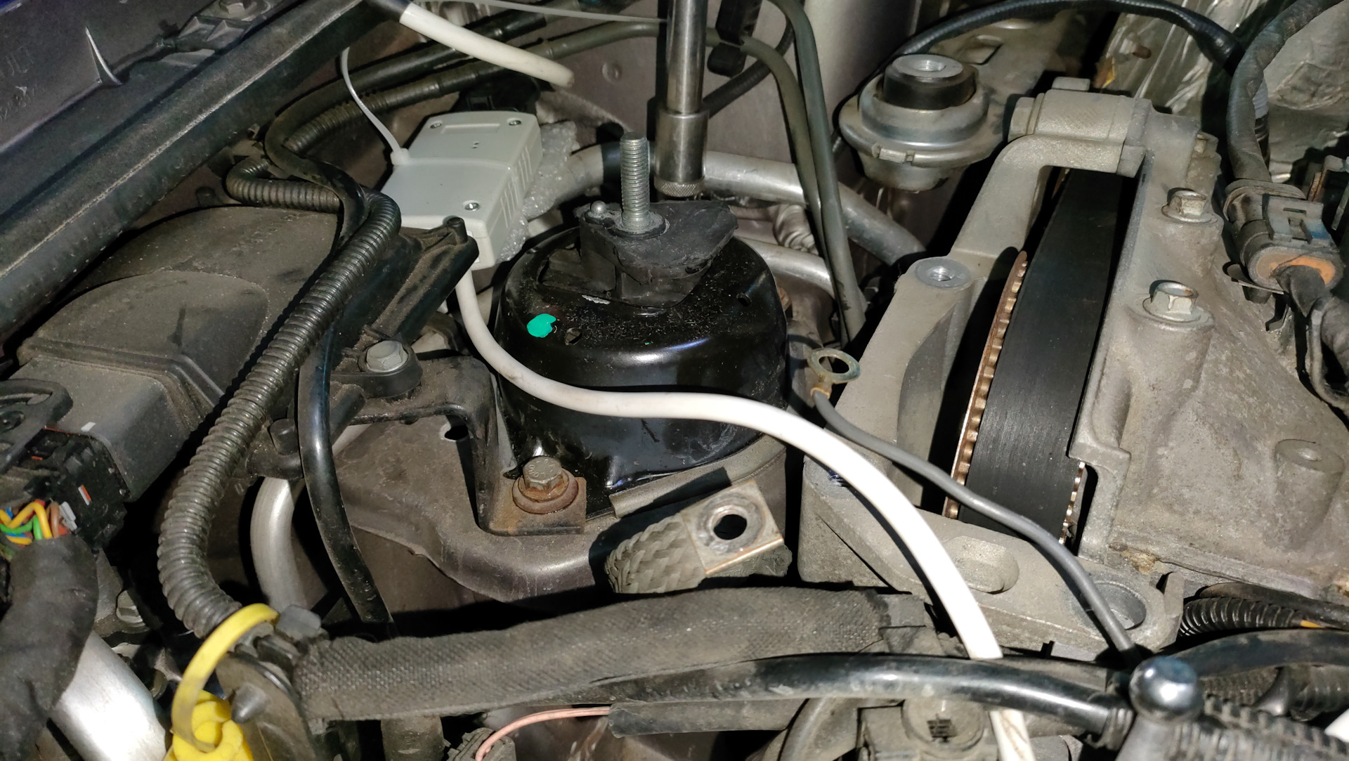 Внутренний пыльник полуоси, подушка двигателя, рулевая тяга — Renault ...