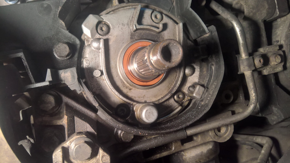 Elring 504.483 — правильный аналог переднего сальника коленвала ...