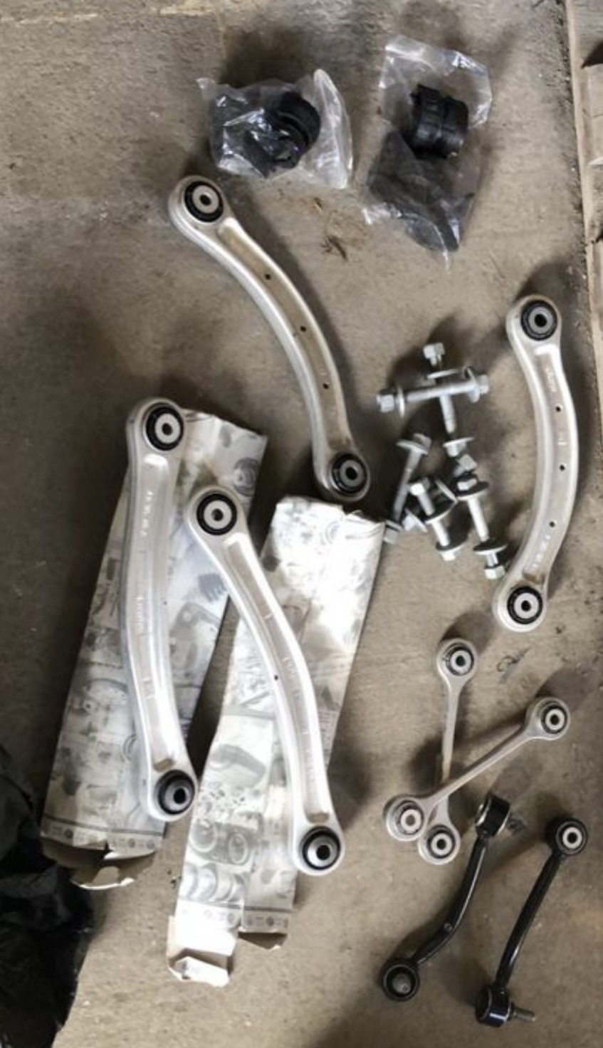 Комплект подвески на Q7. Оригинал! Дешево! — Audi Q7 (1G), 3 л, 2009 ...