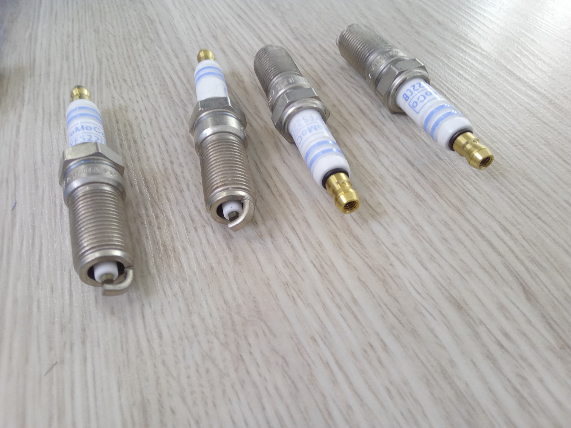 Замена свечей зажигания — Ford Mondeo IV, 1,6 л, 2013 года | расходники ...