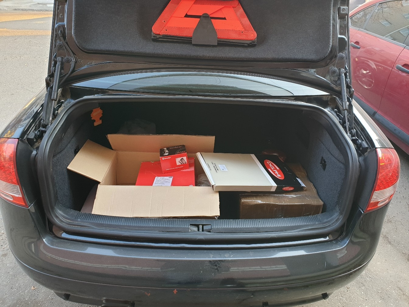 Тормозные диски с колодками в круг — Audi A6 (C5), 2,4 л, 2000 года ...