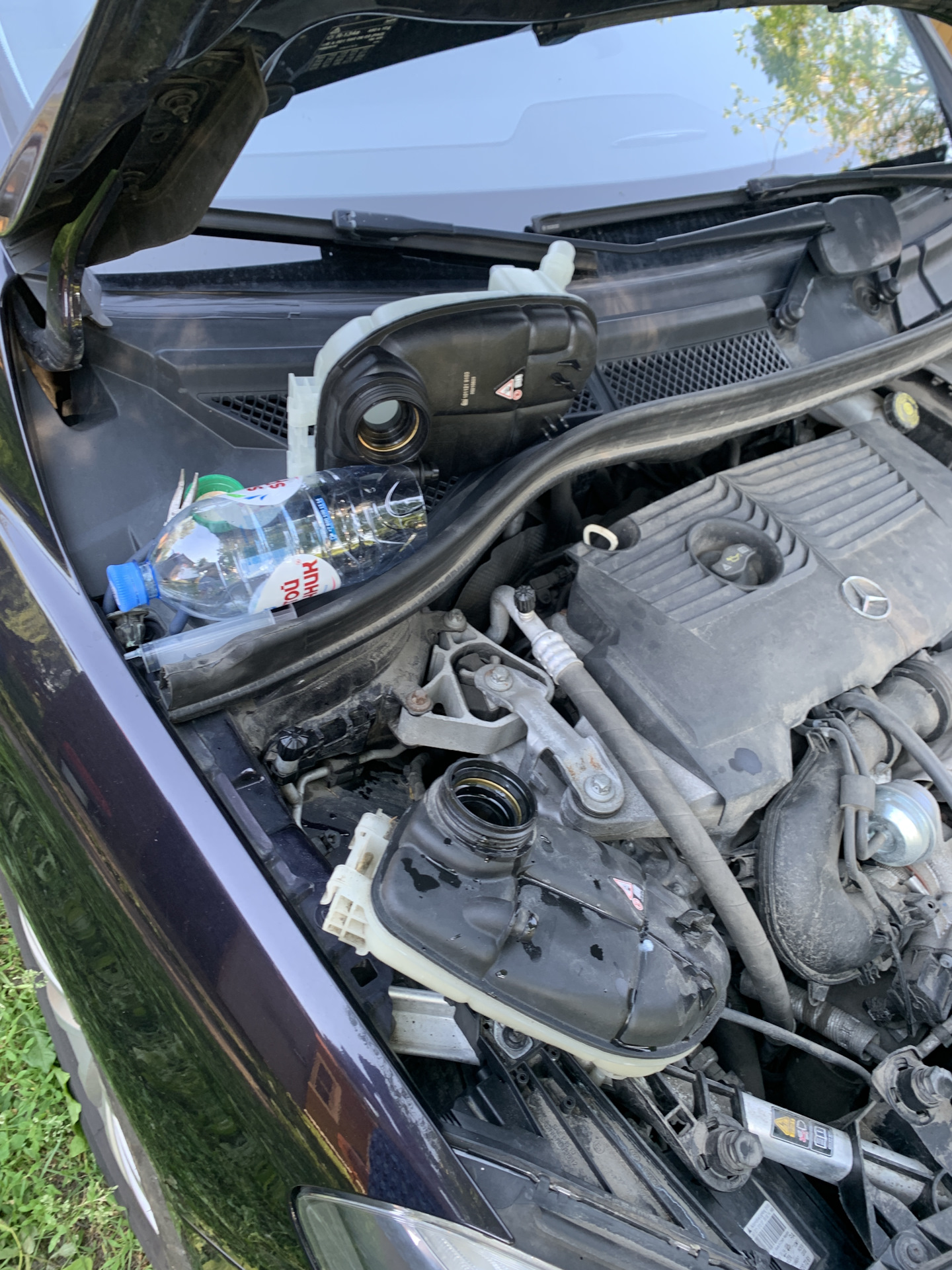 Замена расширительного бачка — Mercedes-Benz B-Class (W246), 1,6 л ...