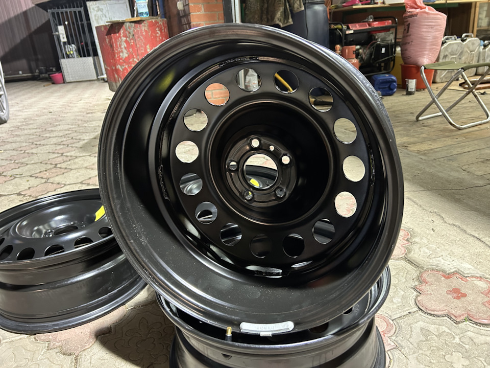 Штампованные диски Magneto Wheels 7Jx17 ET46 5x108 на Peugeot Expert ...