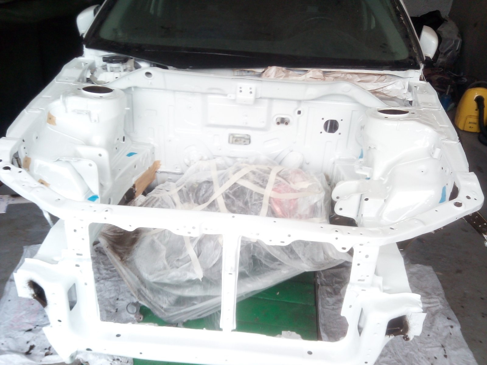 Подготовка подкапотки к сборке — Mitsubishi Lancer Evolution VIII, 2 л ...