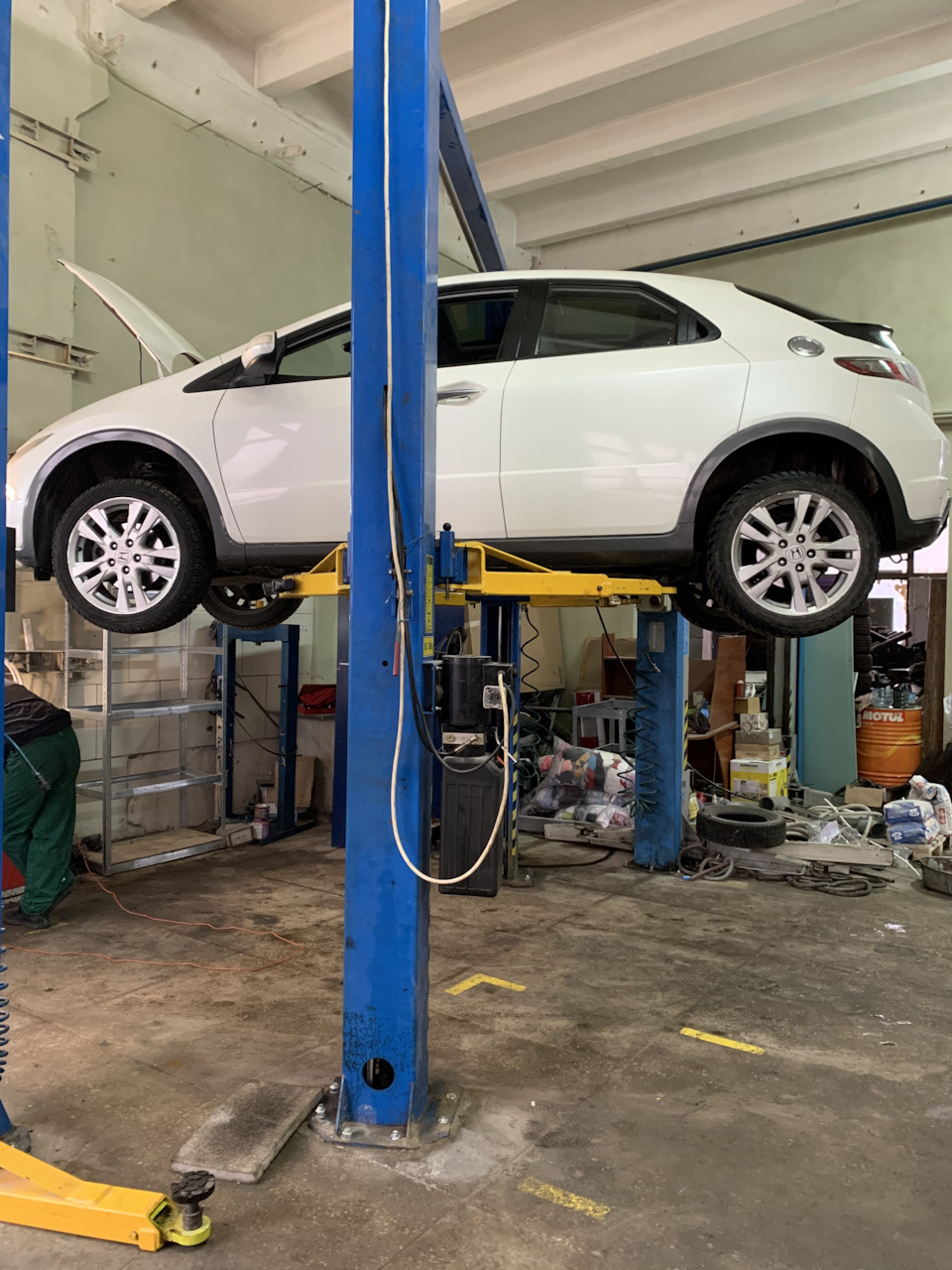 Замена сальника коленвала и его друзей — Honda Civic 5D (8G), 1,8 л ...