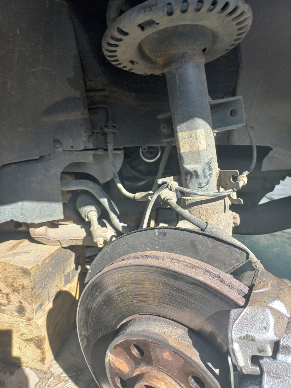 Замена подвесного подшипника правой полуоси — Volkswagen Multivan (T5 ...