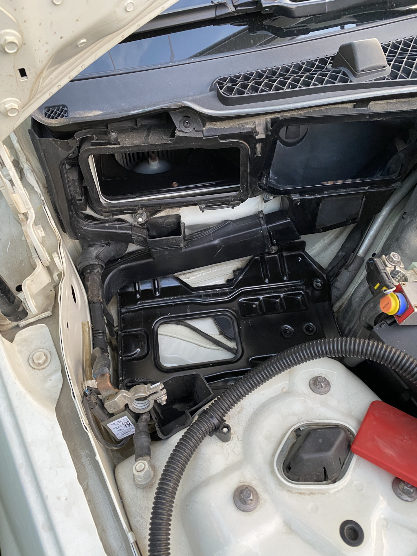 Замена ах… аккумулятора — Mercedes-Benz C-Class (W204), 1,8 л, 2012 ...