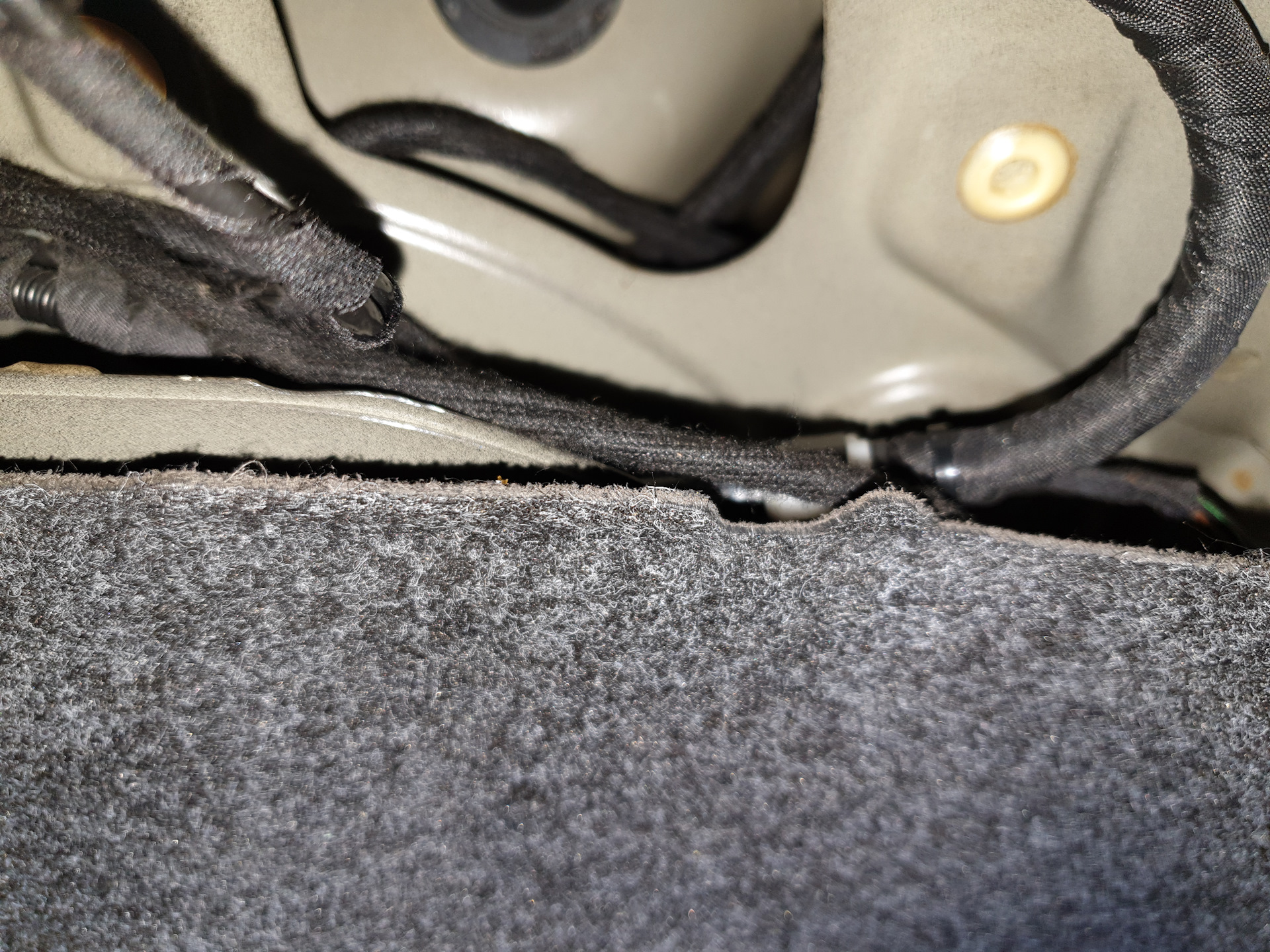 Замена пластмассовой гофры "омывайки" задней двери на шланг ...