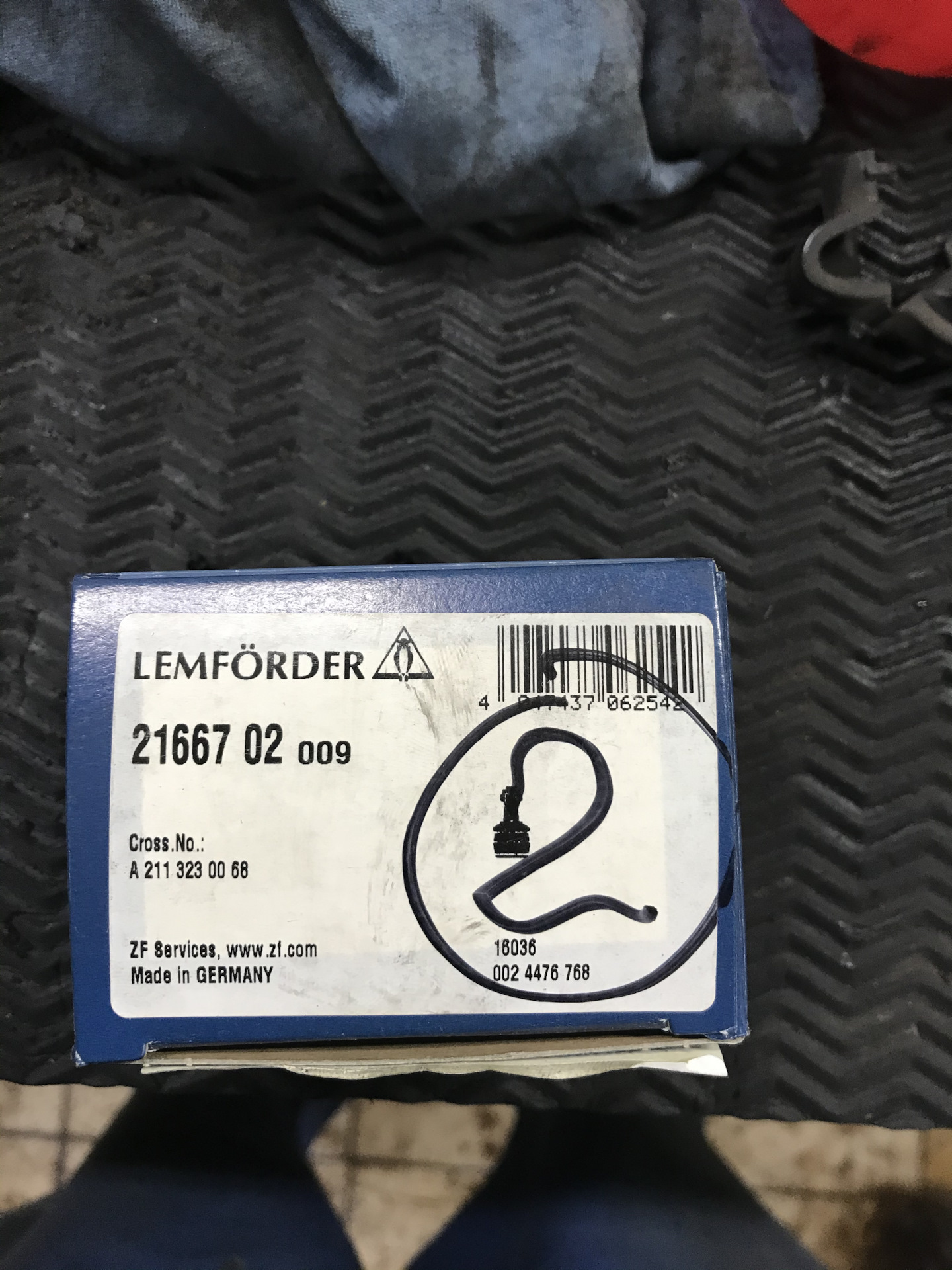 #4 Замена передней шаровой стойки стабилизатора — Mercedes-Benz E-Class ...