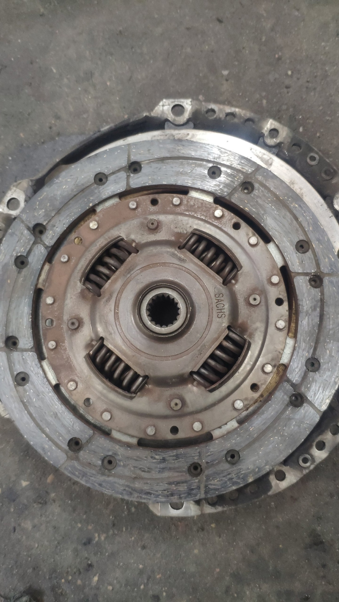 Пробег перешел черту 250к и сцепление ушло в последний путь. — Volvo ...