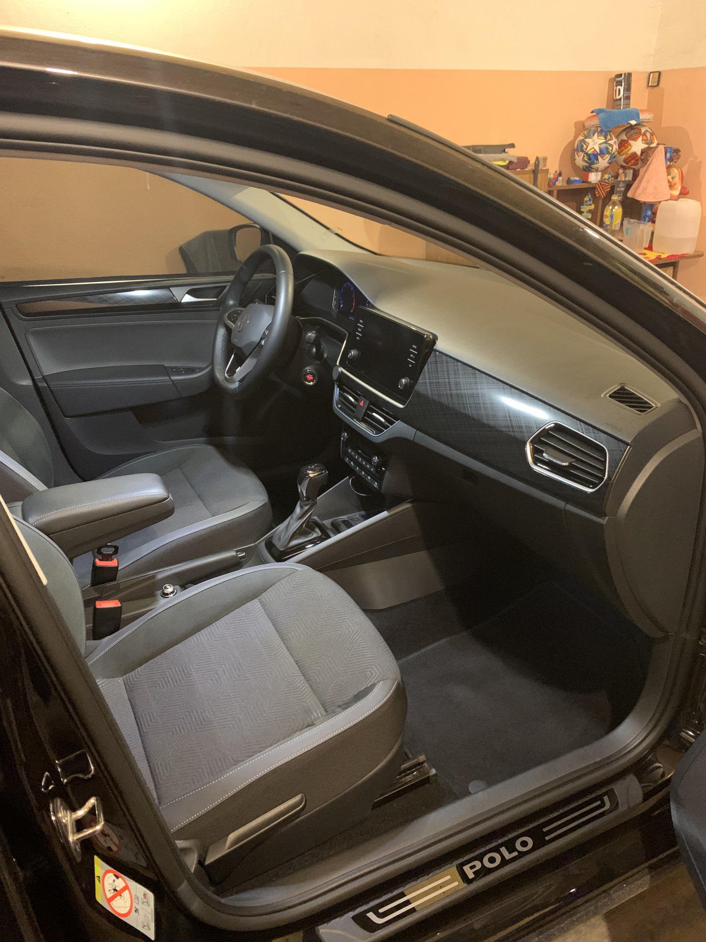 Накладки порогов с интернет магазина — Volkswagen Polo liftback, 1,4 л ...
