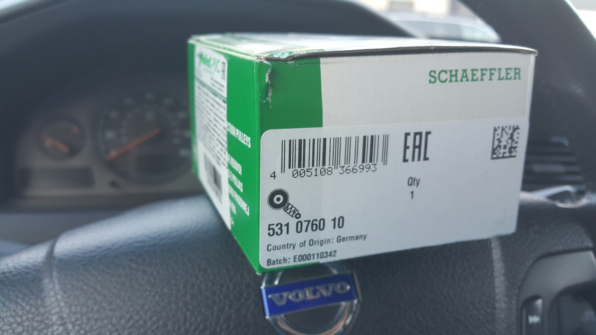 Ролик и ремень навесного INA 531076010 и VOLVO 30731808 — Volvo XC70 II ...