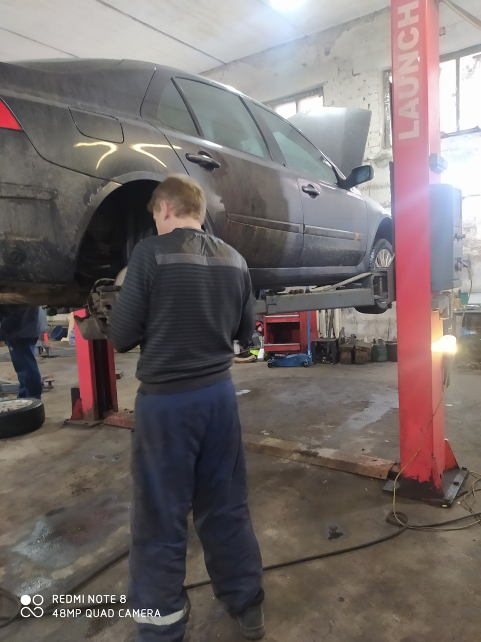 Задние суппорта . — Renault Laguna II, 1,8 л, 2001 года | визит на ...
