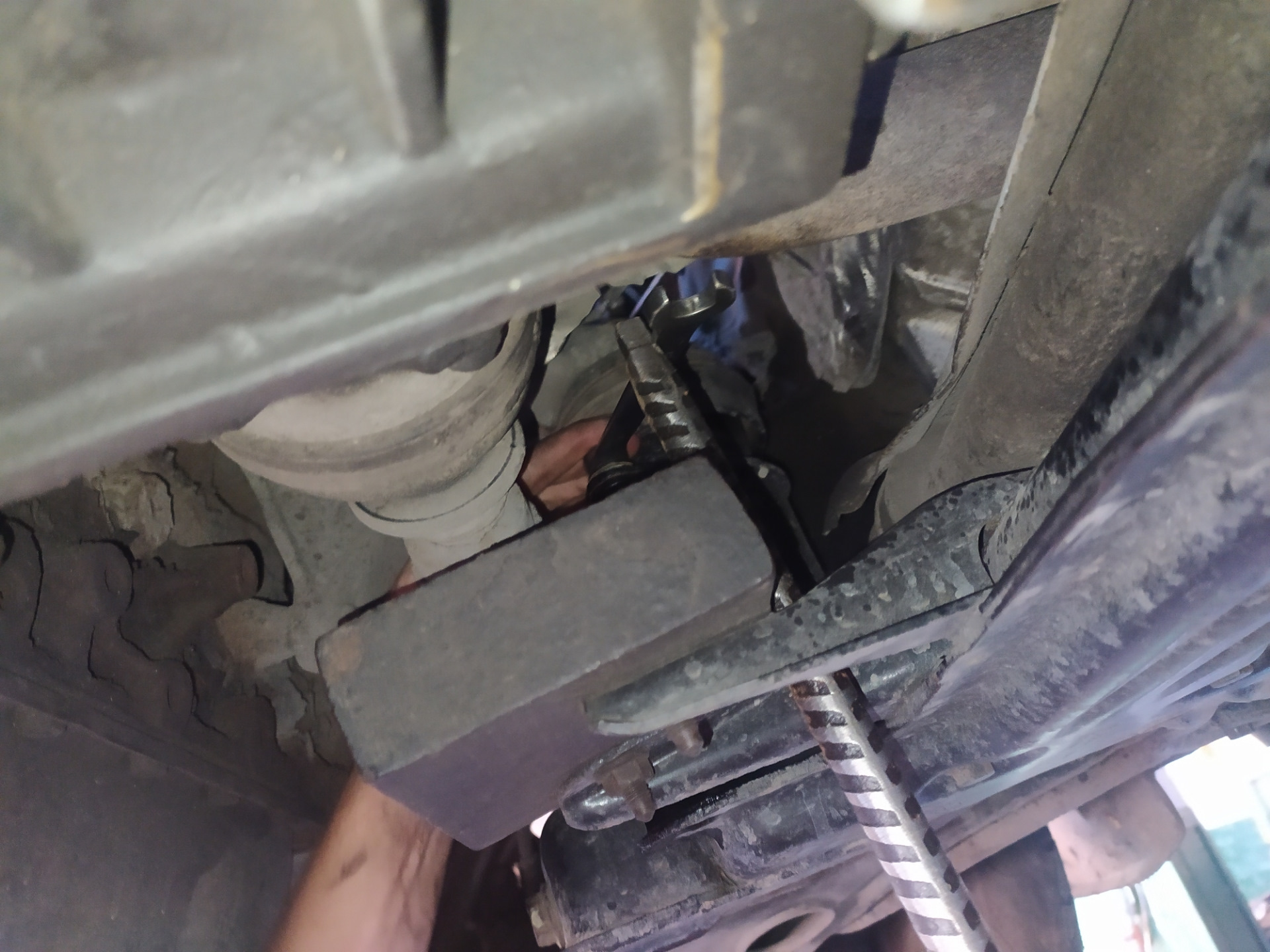 Замена задней правой подушки гольф 3 1.8 — Volkswagen Golf Mk3, 1,8 л ...