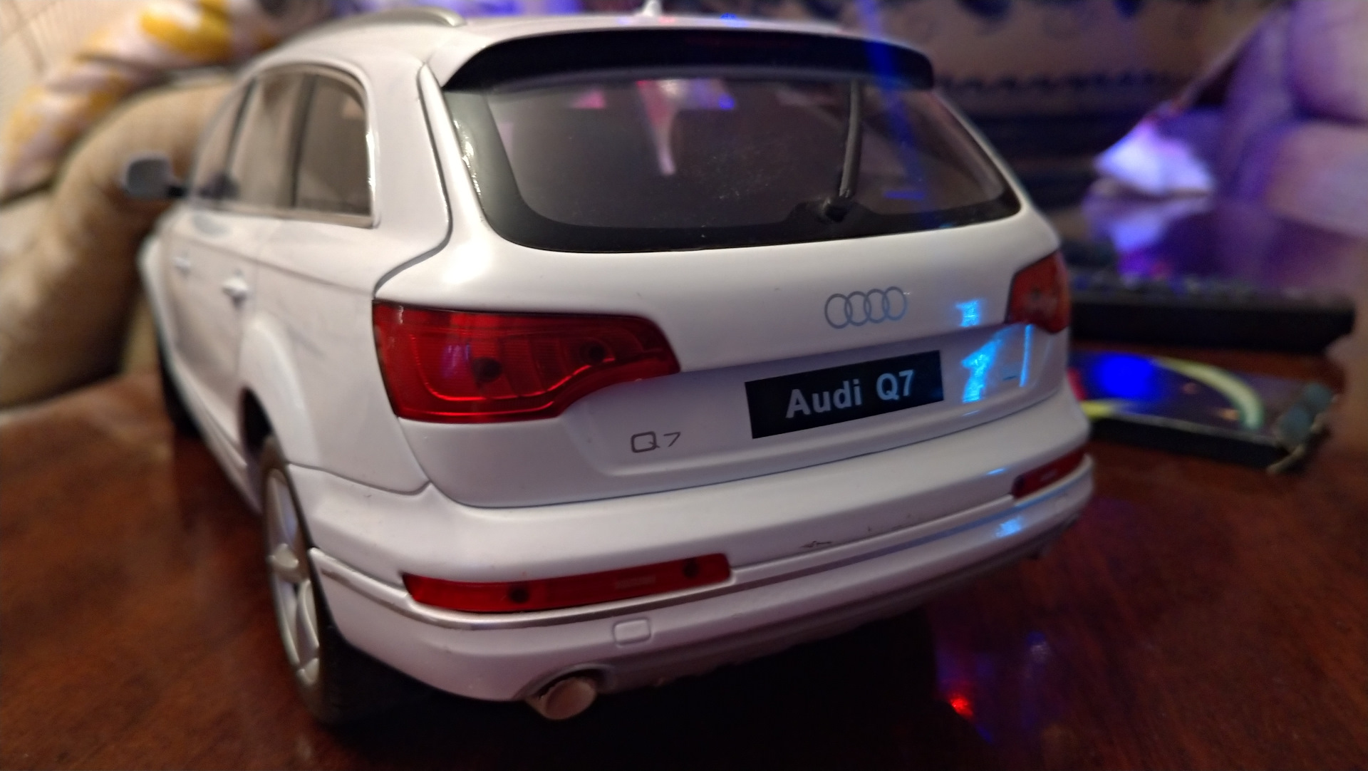 1:18 — Audi Q7 (1G), 3 л, 2015 года | просто так | DRIVE2