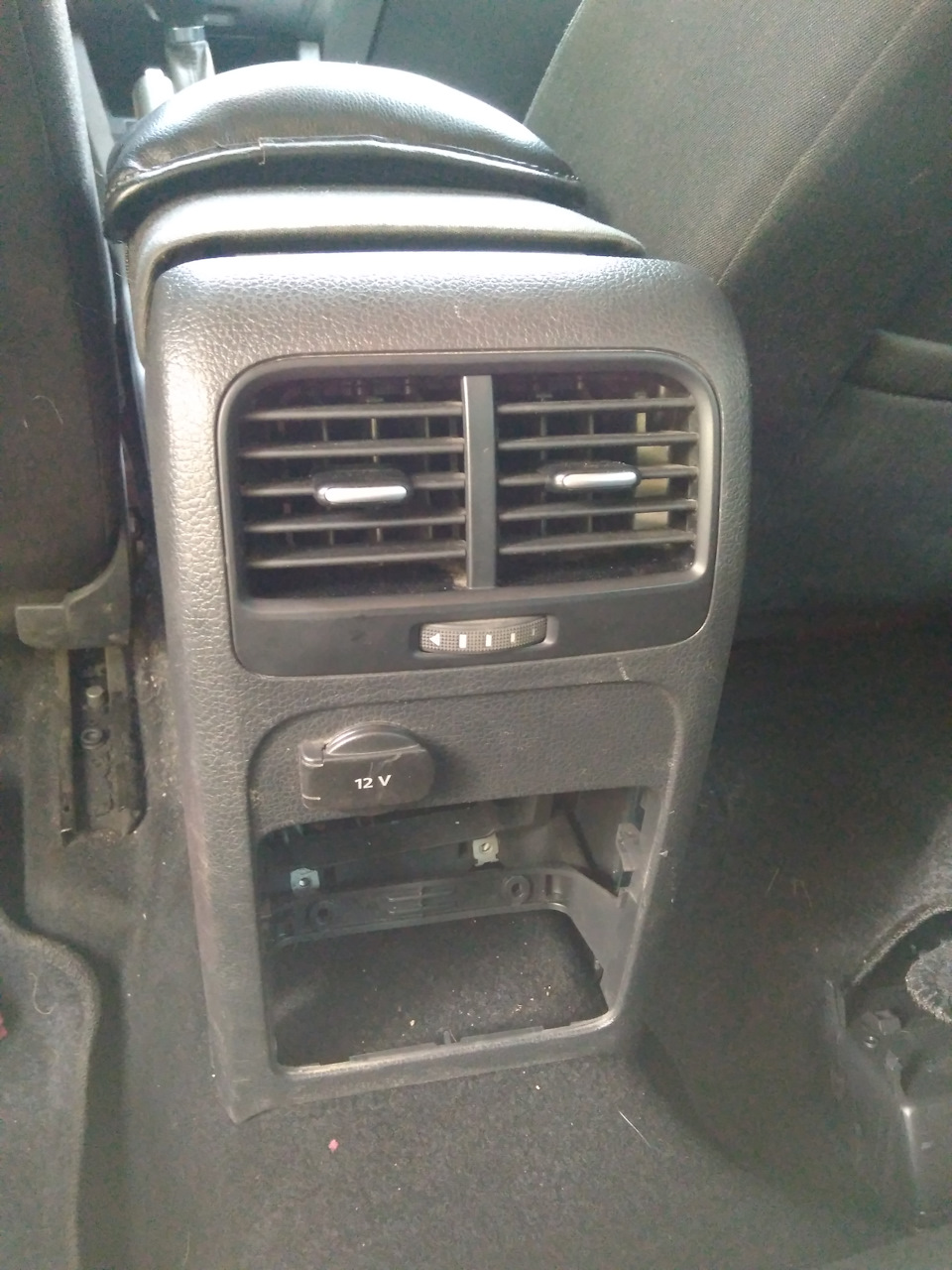 Удаляем сверчка в заднем воздуховоде — Volkswagen Jetta VI, 1,4 л, 2011 ...