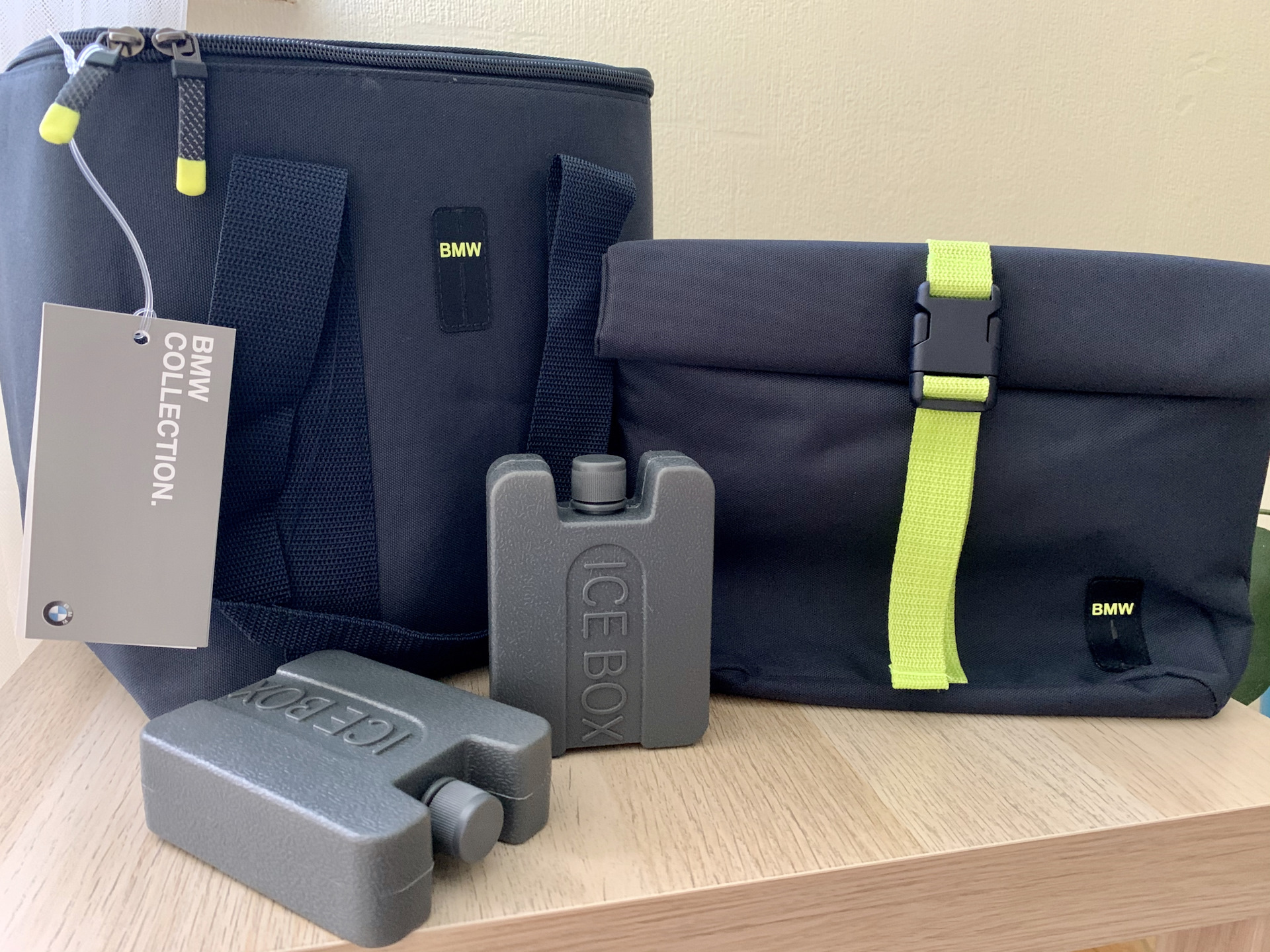 Сумка-холодильник 80 22 2 461 023 — BMW X3 (E83), 2,5 л, 2008 года ...