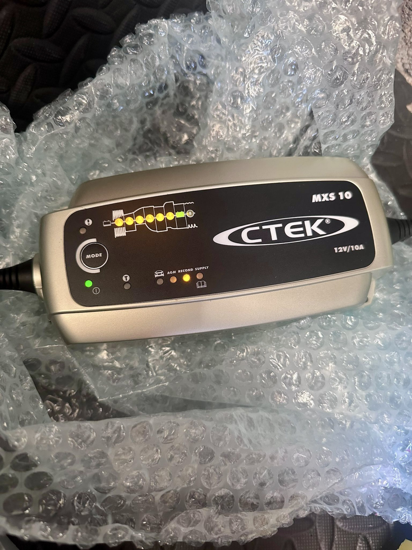 Зарядное устройство CTEK MXS 10 — BMW M6 (E63), 5 л, 2007 года ...