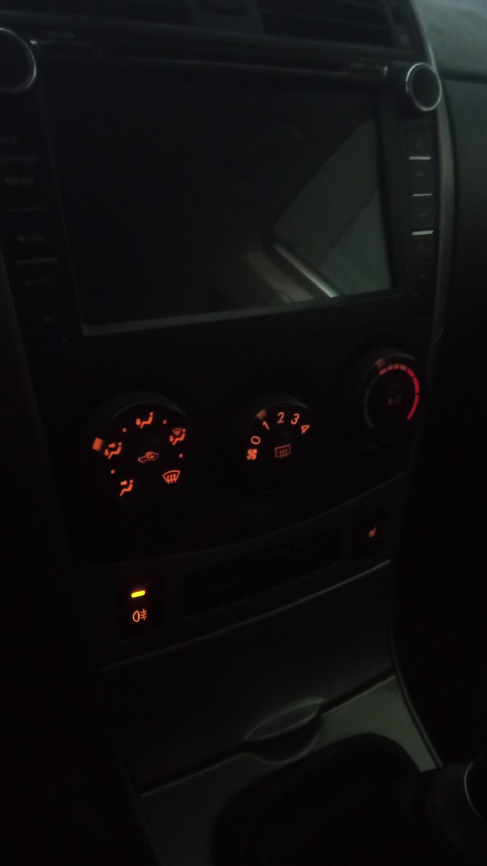 Замена лампочки. — Toyota Corolla (140/150), 1,6 л, 2007 года | поломка ...