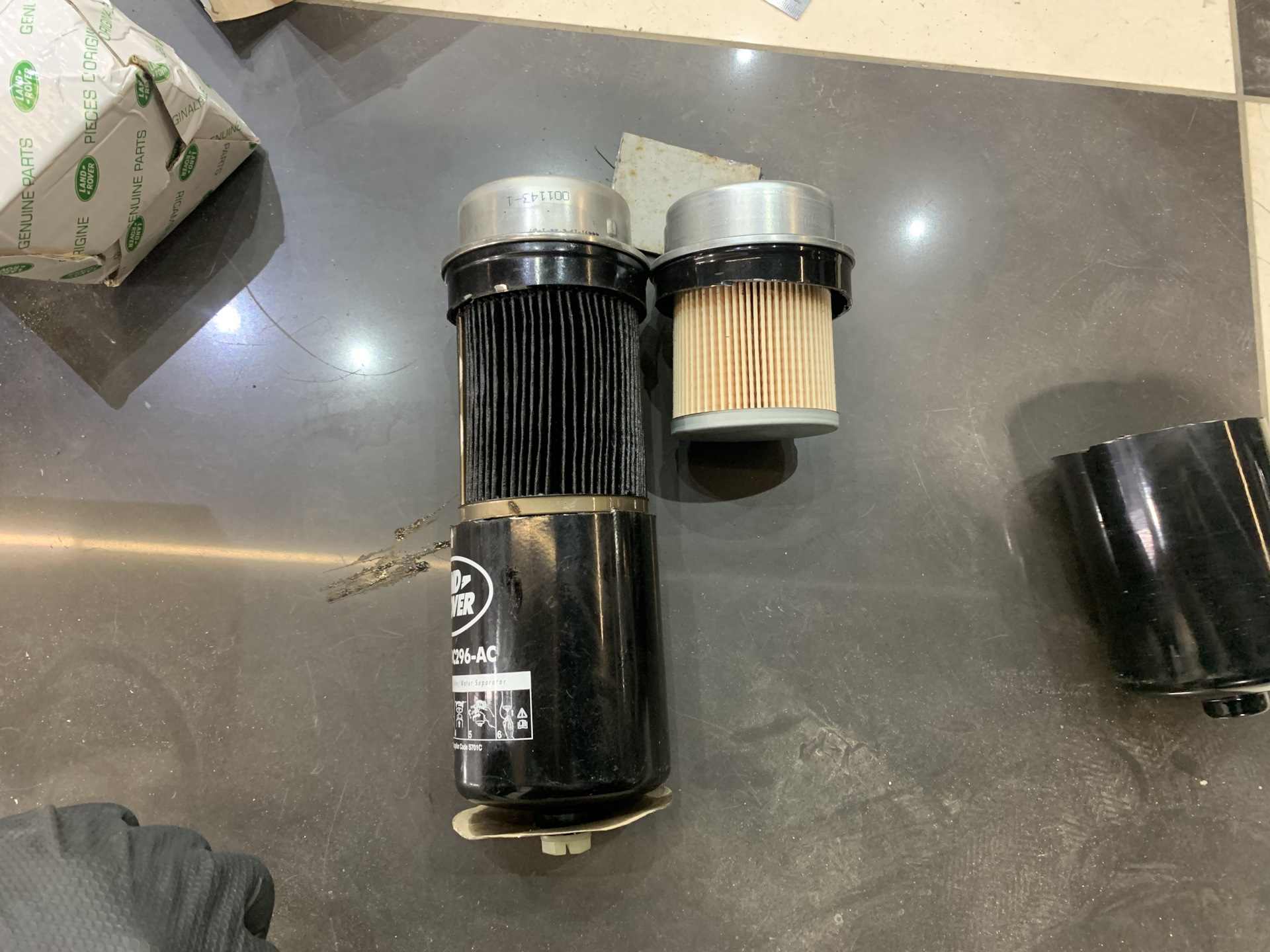 Замена топливного фильтра LR072610 на Range Rover 4,4 — Land Rover ...