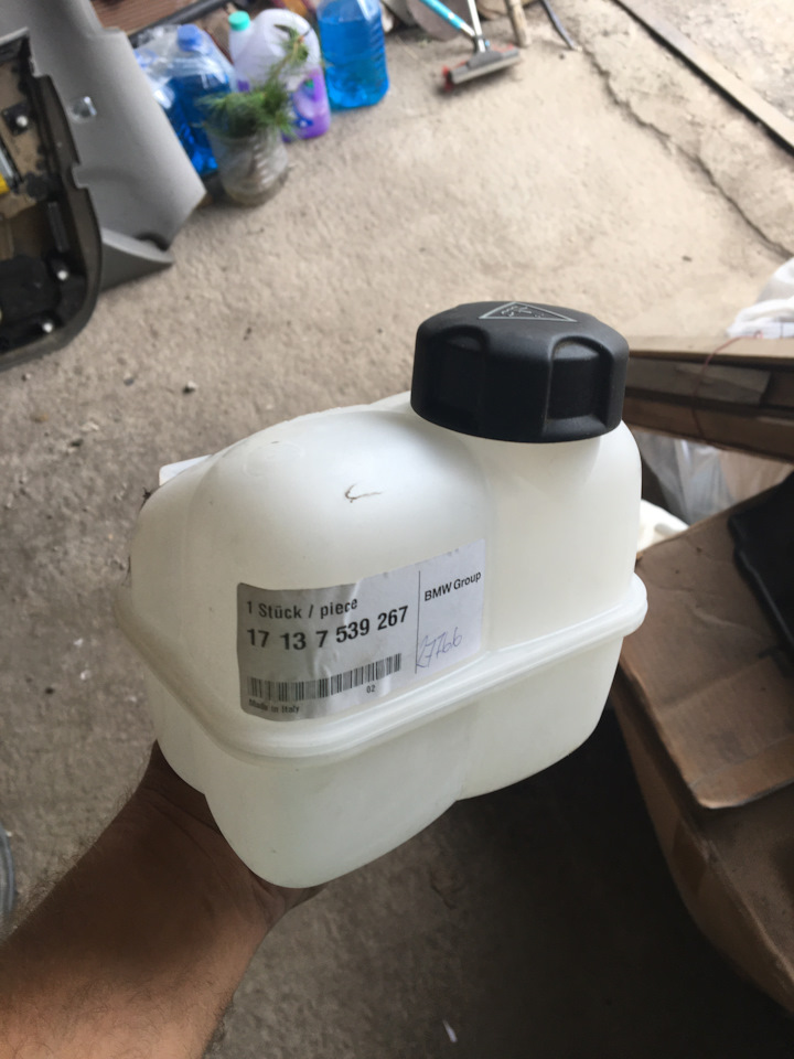 17137539267 Расширительный бачок BMW | Запчасти на DRIVE2