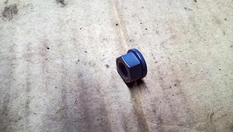 07129904553 Гайка шестигранная с шайбой BMW | Запчасти на DRIVE2