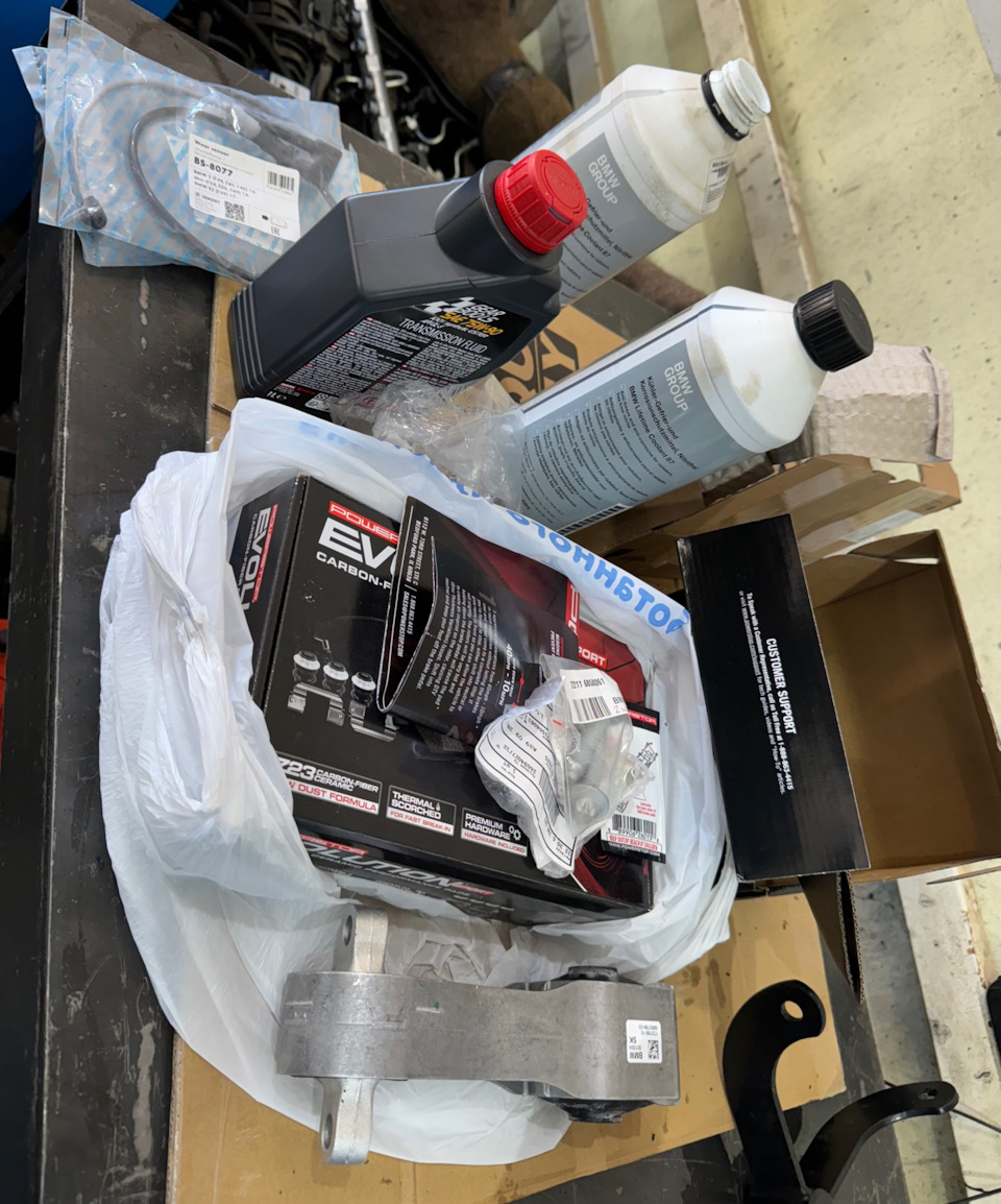 Небольшое ТО (колодки, подушка двс, масло в раздатку) — MINI Clubman S ...