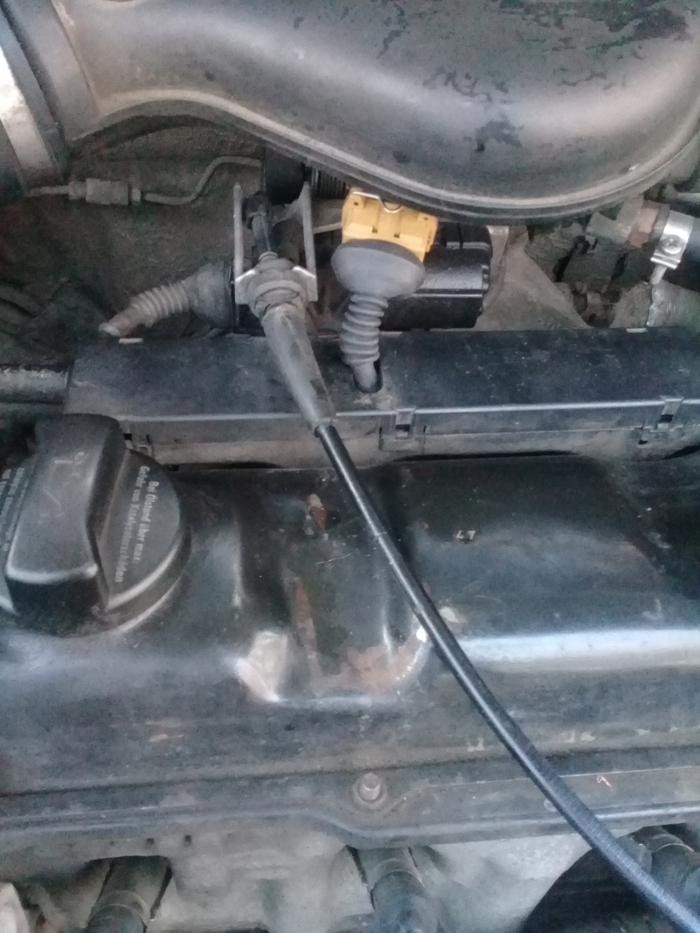 Замена фишки форсунки (дтвв) моновпрыска — Volkswagen Passat B4, 1,8 л ...