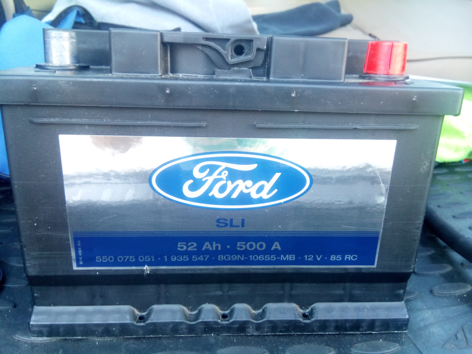 Аккумулятор и трубка бочка — Ford Fusion, 1,6 л, 2007 года | запчасти ...