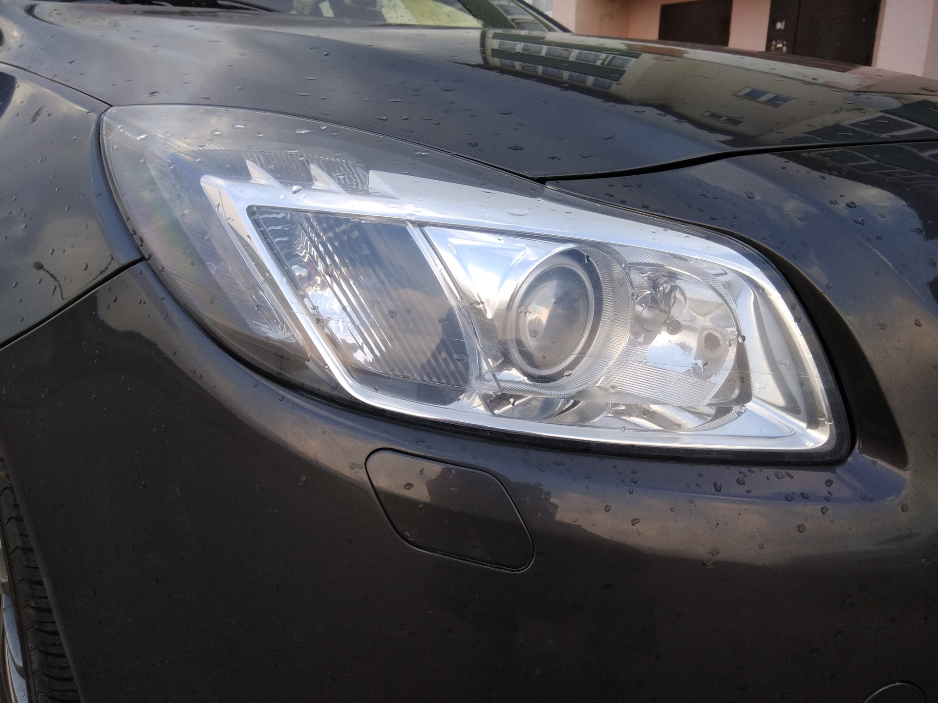 Запотевание фары — Opel Insignia Hatchback, 2 л, 2008 года | поломка ...