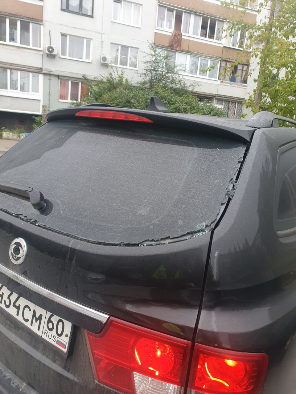 Заднее стекло — SsangYong Kyron, 2 л, 2010 года | визит на сервис | DRIVE2