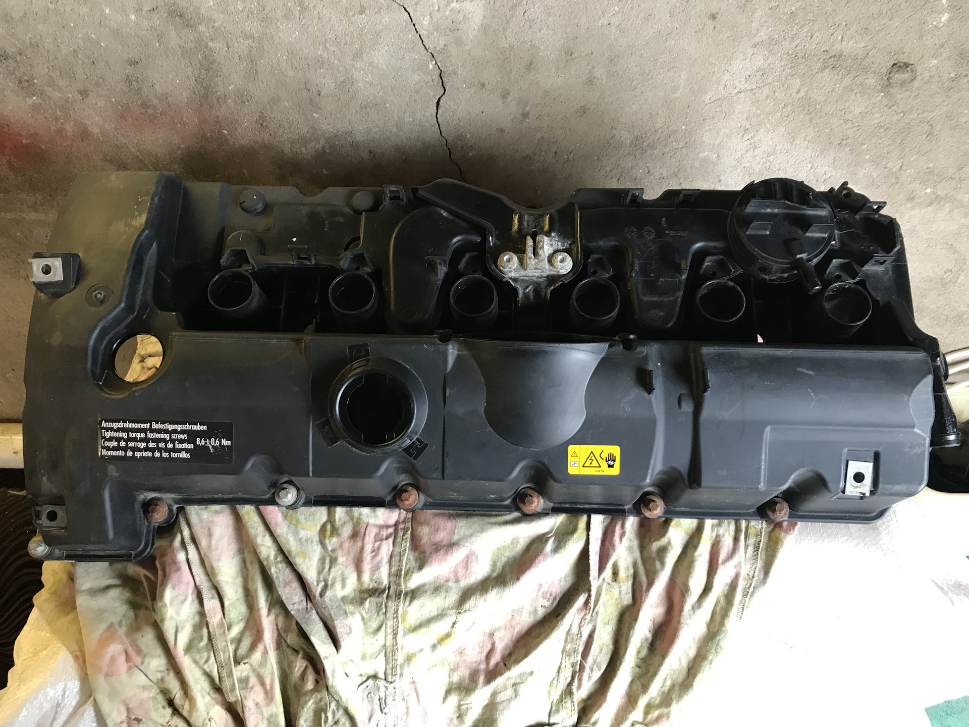 Замена клапанной крышки — BMW X5 (E70), 3 л, 2008 года | своими руками ...