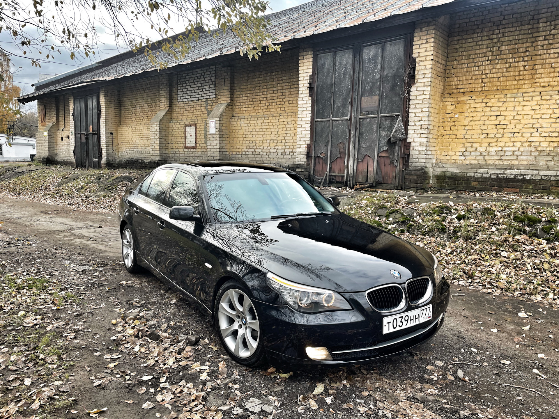 🔟 ️Осенние фото — BMW 5 series (E60), 2,5 л, 2008 года | фотография | DRIVE2