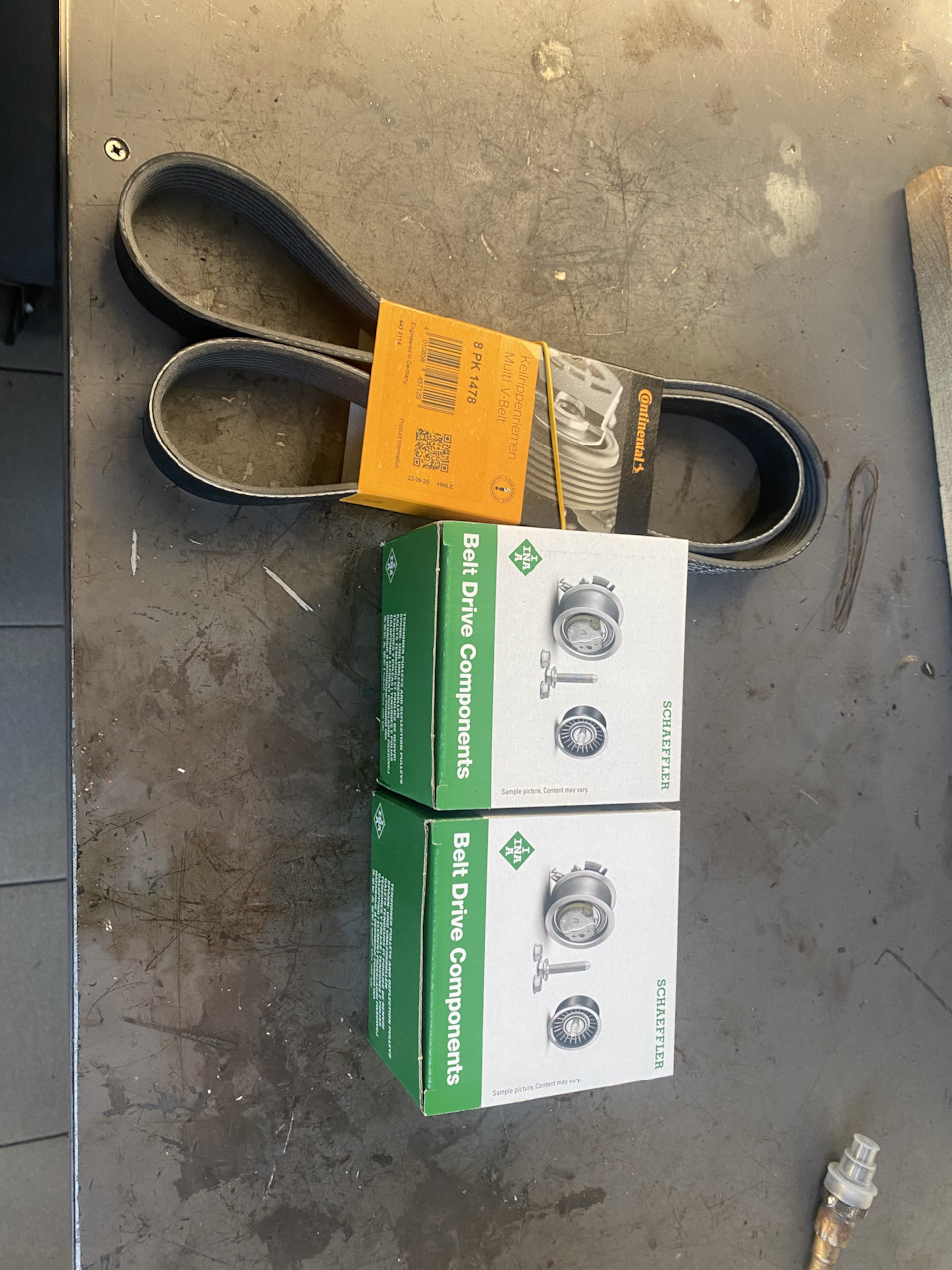 Замена обводных роликов и ремня — BMW X5 (E70), 3 л, 2013 года ...