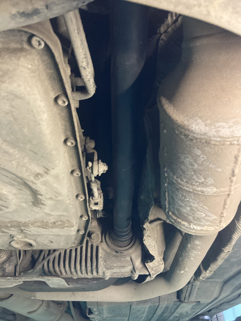 Замена переднего карданного вала — BMW X5 (E53), 4,8 л, 2004 года ...